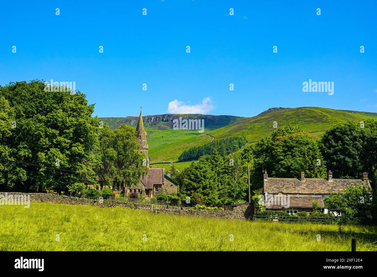 Edale village in the Edale Valley, Peak District, Peaks, Derbyshire, UK ...