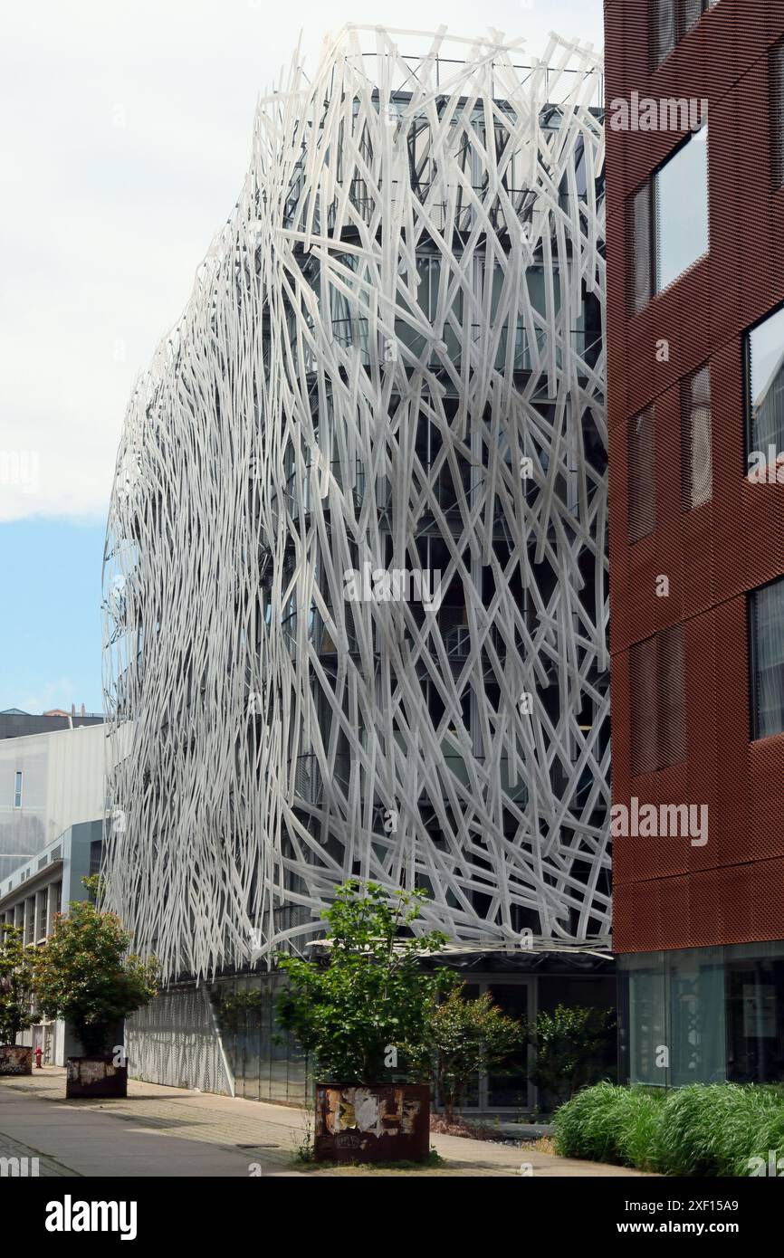 The Manny building, modern architecture by architects Tetrarc. Rue La ...