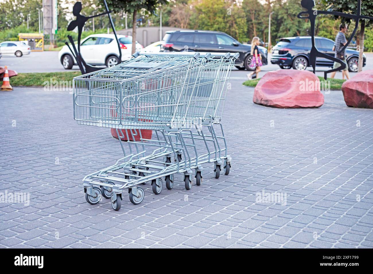 Supermarket trolley stacks hi-res stock photography and images - Alamy