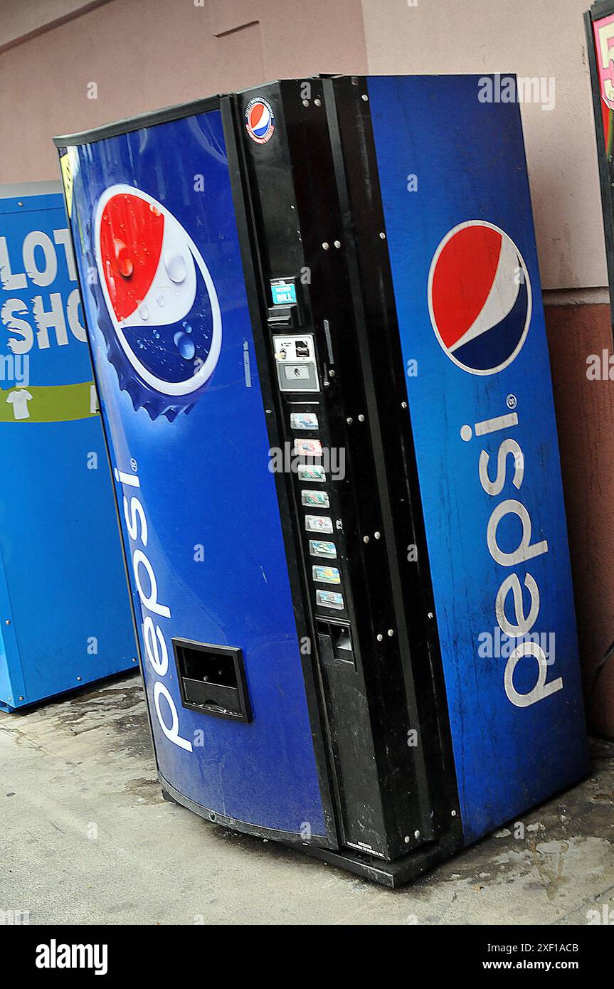 Lewiston/Idaho/USA / 03.October 2019 /Pepsi vending machine and poster ...