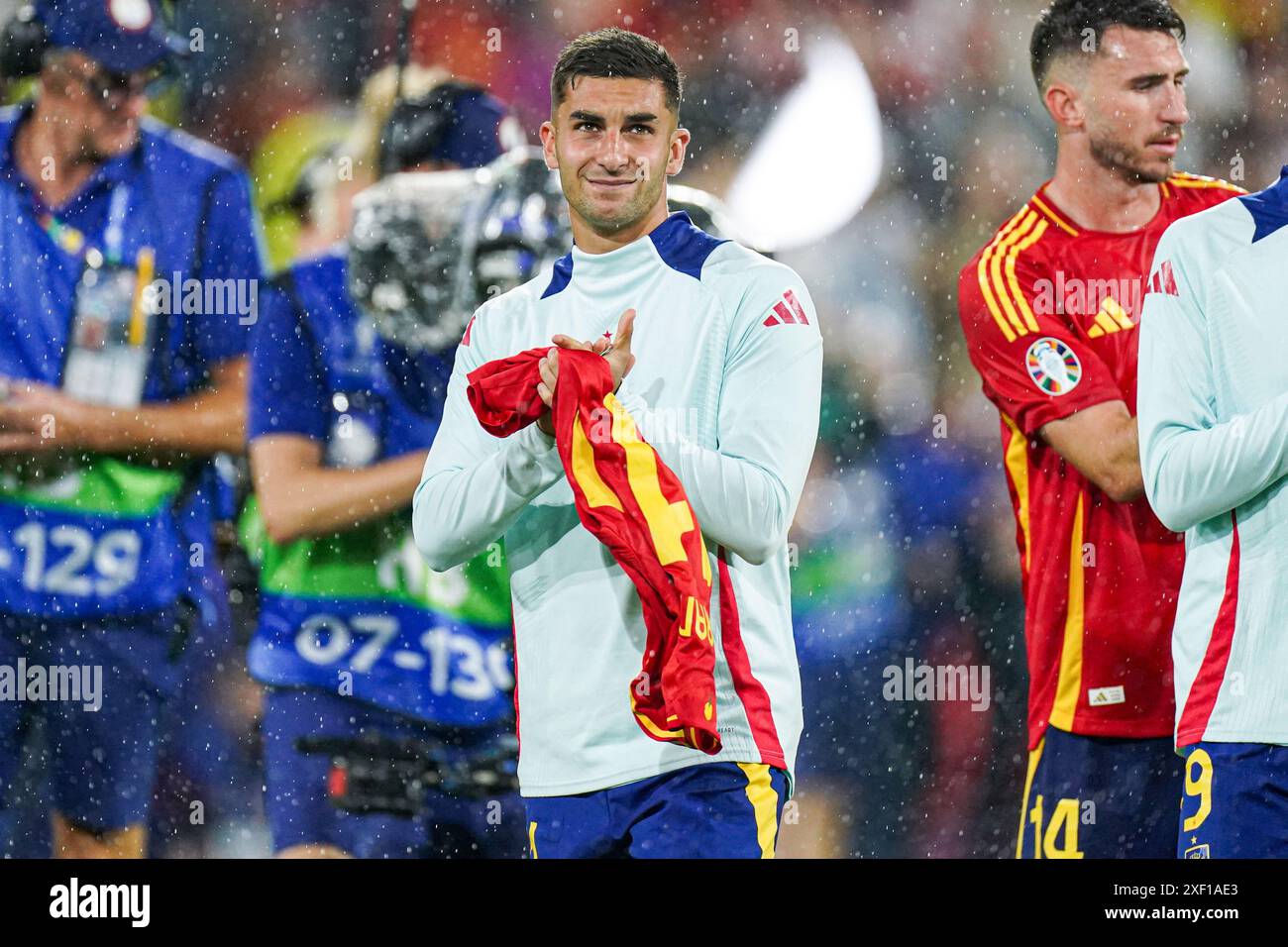 COLOGNE, GERMANY - JUNE 30: Ferran Torres of Spain thanks the fans ...