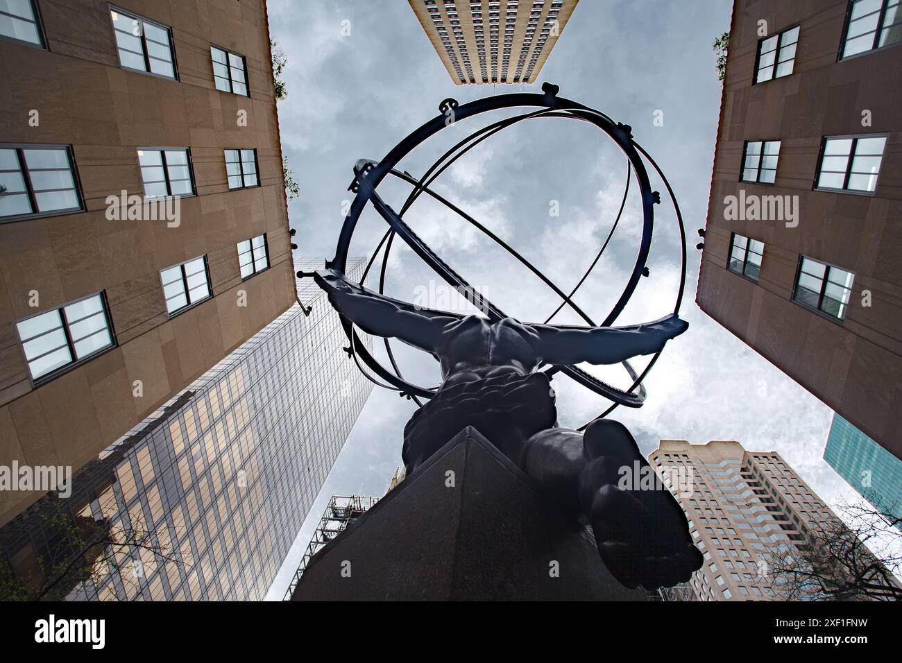 The famous Atlas bronze sculpture in the Rockefeller Center complex in ...