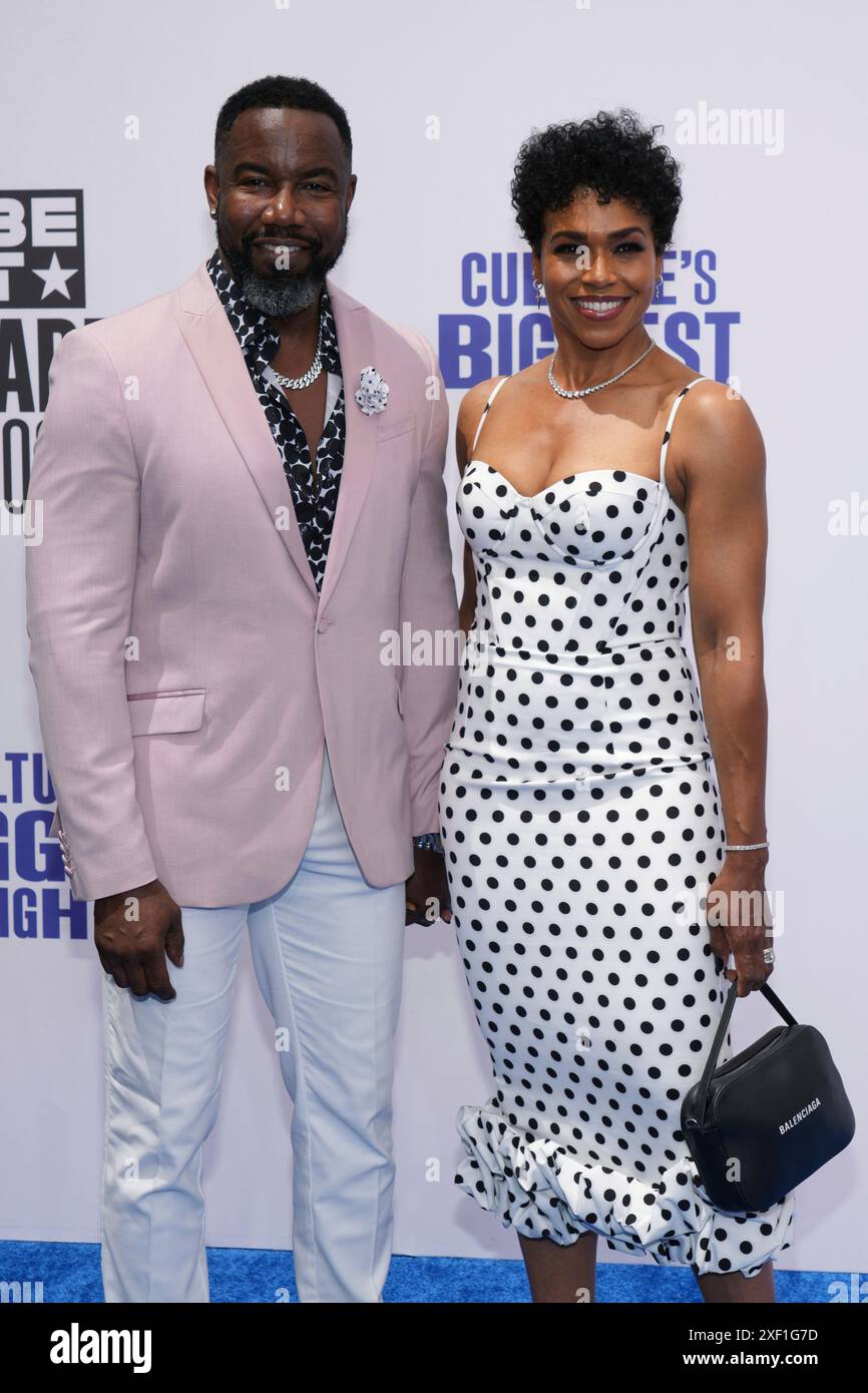 Michael Jai White, left and Gillian White arrive at the BET Awards on ...