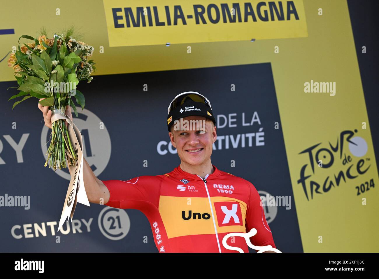 JONAS ABRAHAMSEN celebrated for the prix de la combativite on the ...