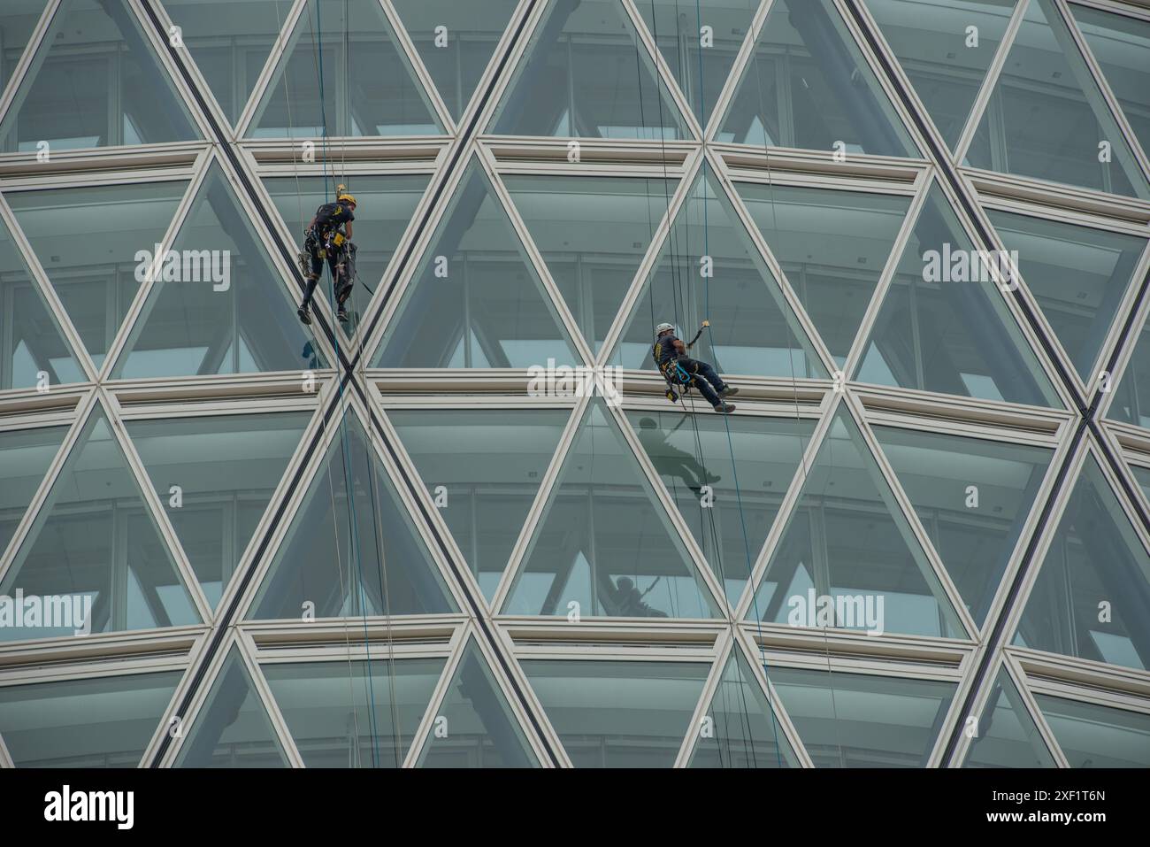 Rope descent system hi-res stock photography and images - Alamy