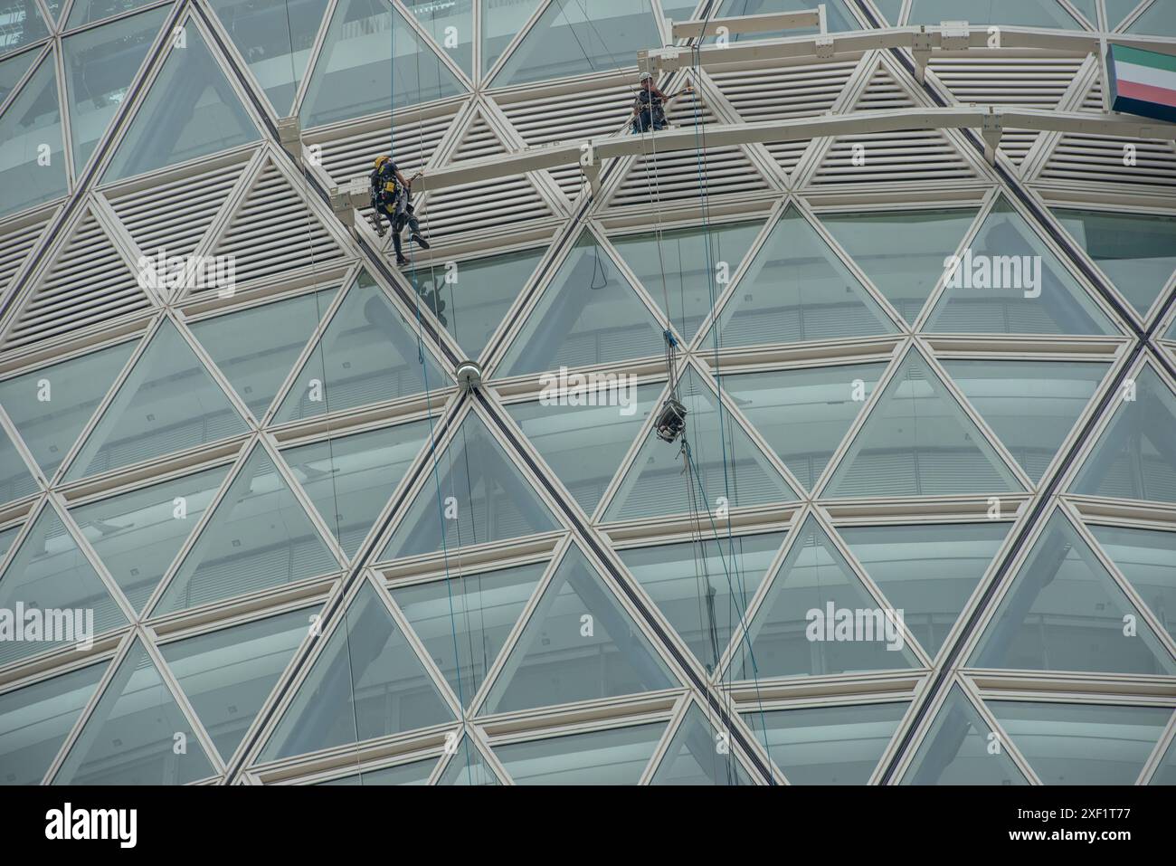 Rope descent system hi-res stock photography and images - Alamy