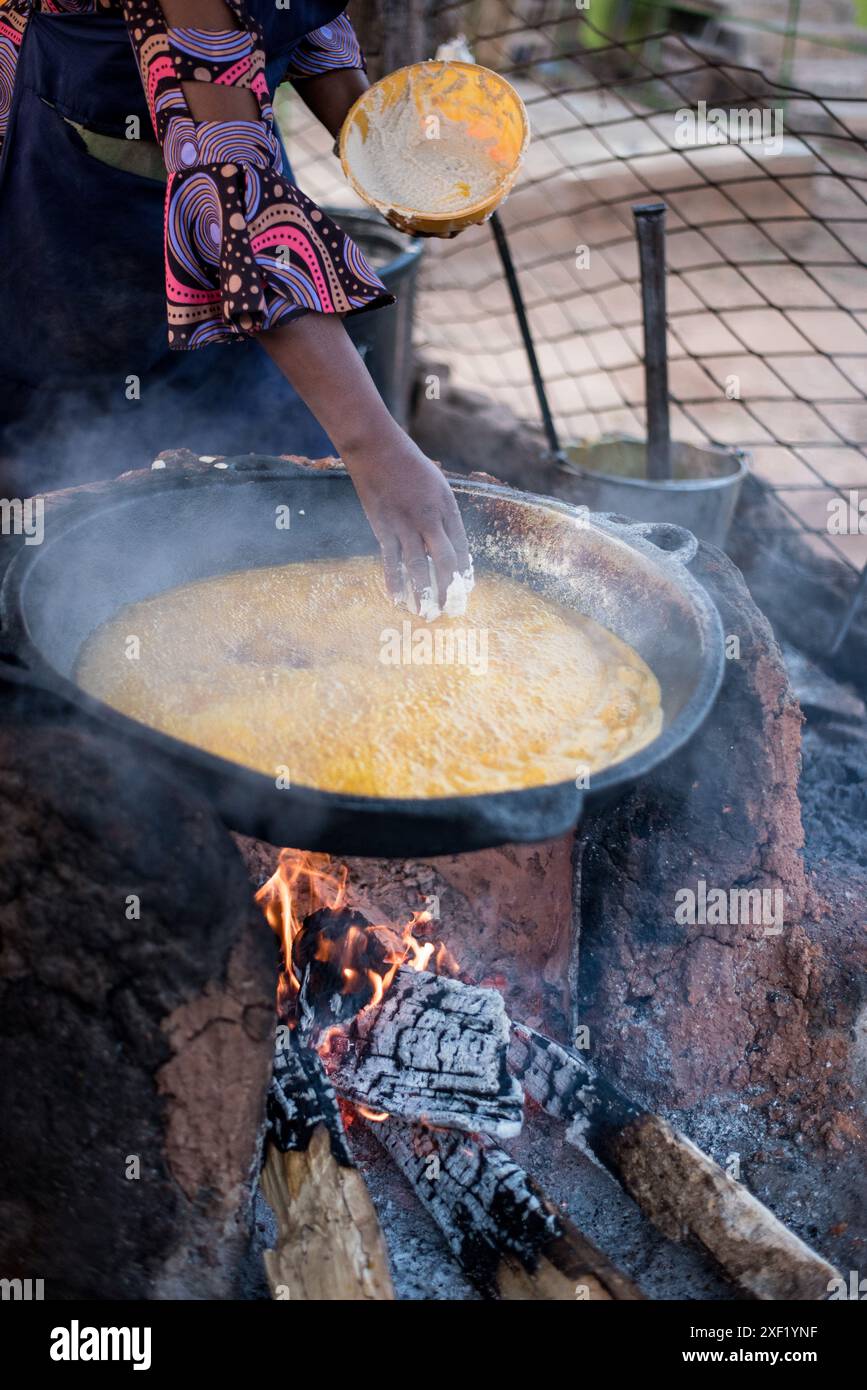 Outdoor shot fry hi-res stock photography and images - Alamy