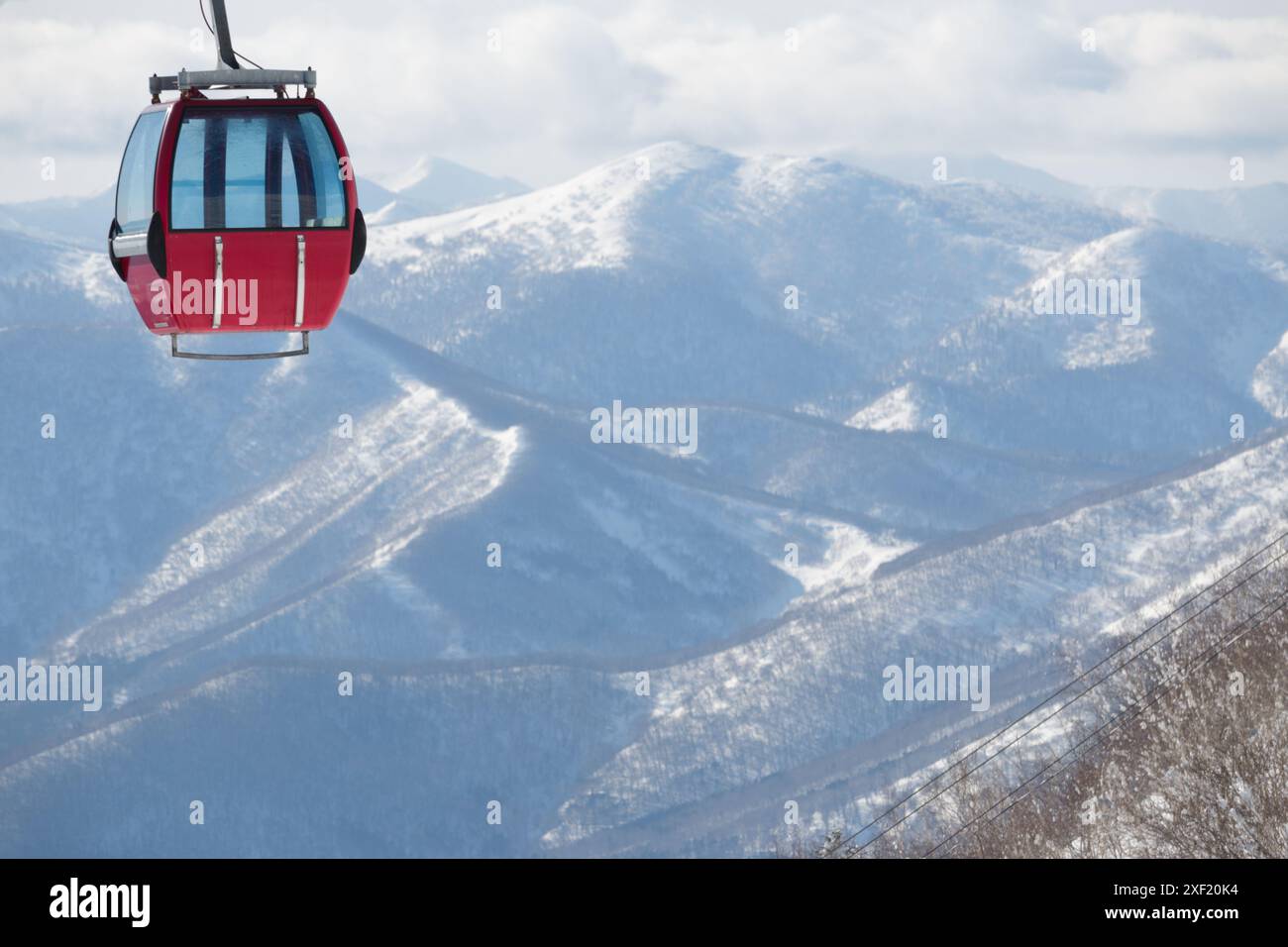 Over mountains cable car hi-res stock photography and images - Alamy