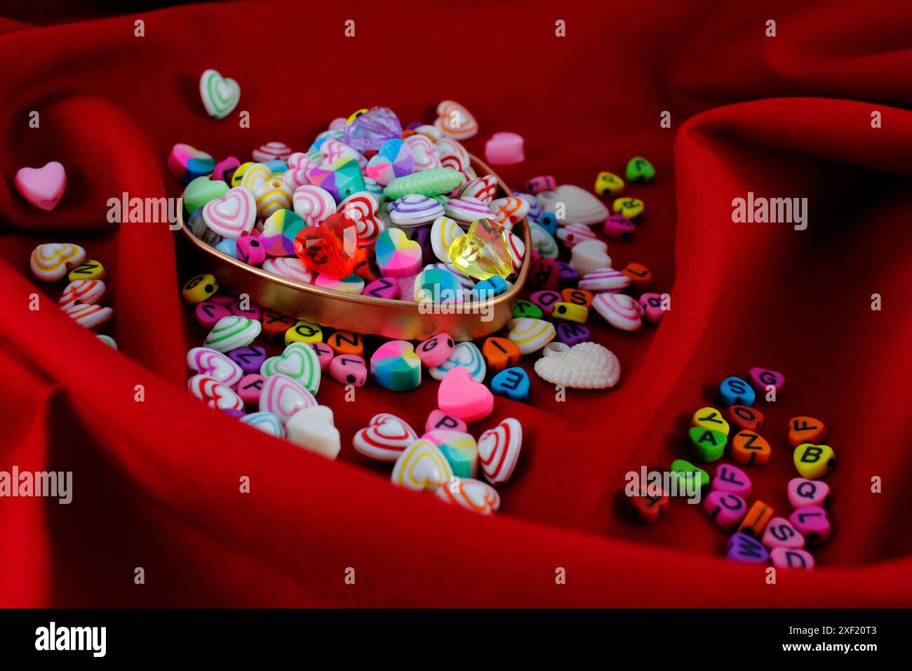 Hearts shape seamless pattern hi-res stock photography and images - Alamy