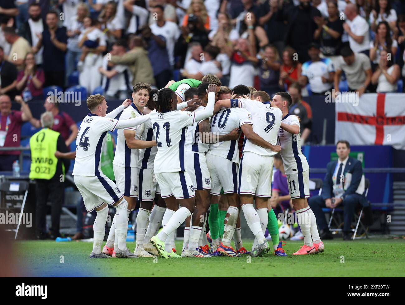 Bellingham england goal slovakia hi-res stock photography and images ...