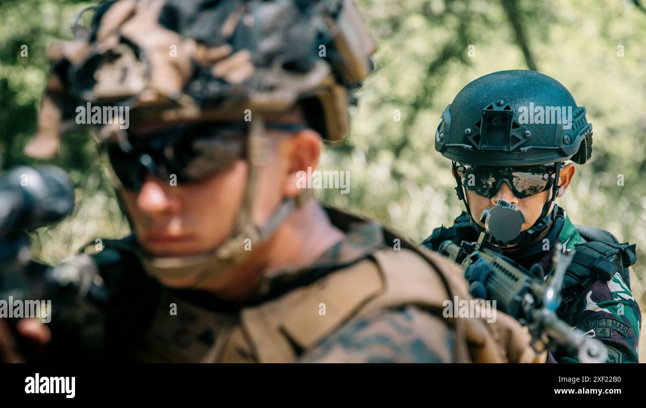 U.S. Marines assigned to Bravo Company, Battalion Landing Team 1/5 ...