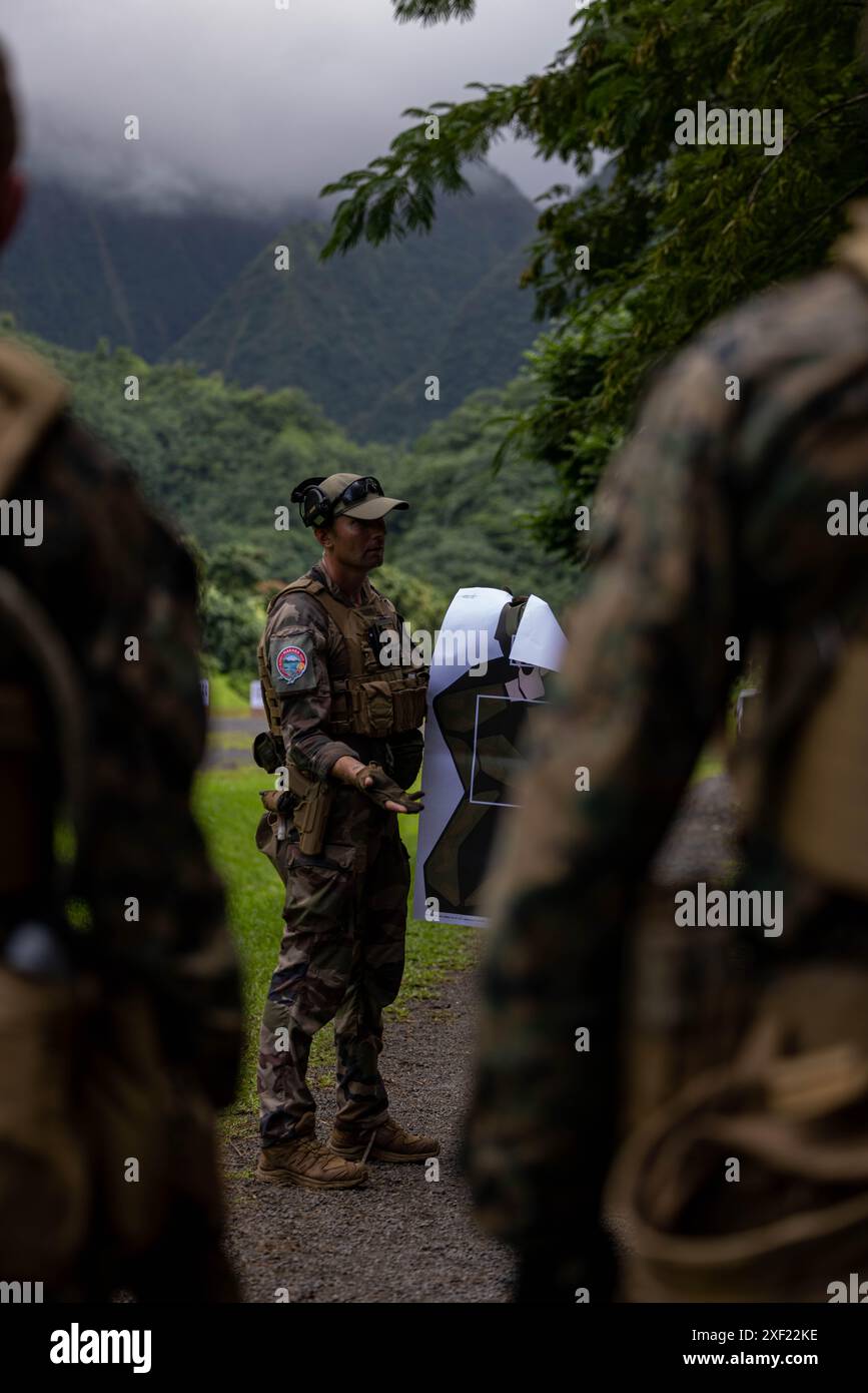 A French soldier with France's Combined Joint Task Force Headquarters ...