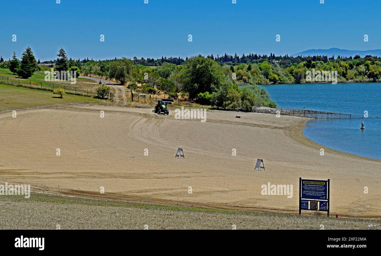 beach maintenance at Quarry Lakes Regional Recreation Area, Fremont ...