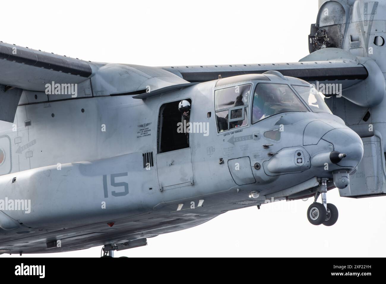 U.S. Marines and British Royal Navy Lt. Cmdr. Barry Barkey with Marine ...