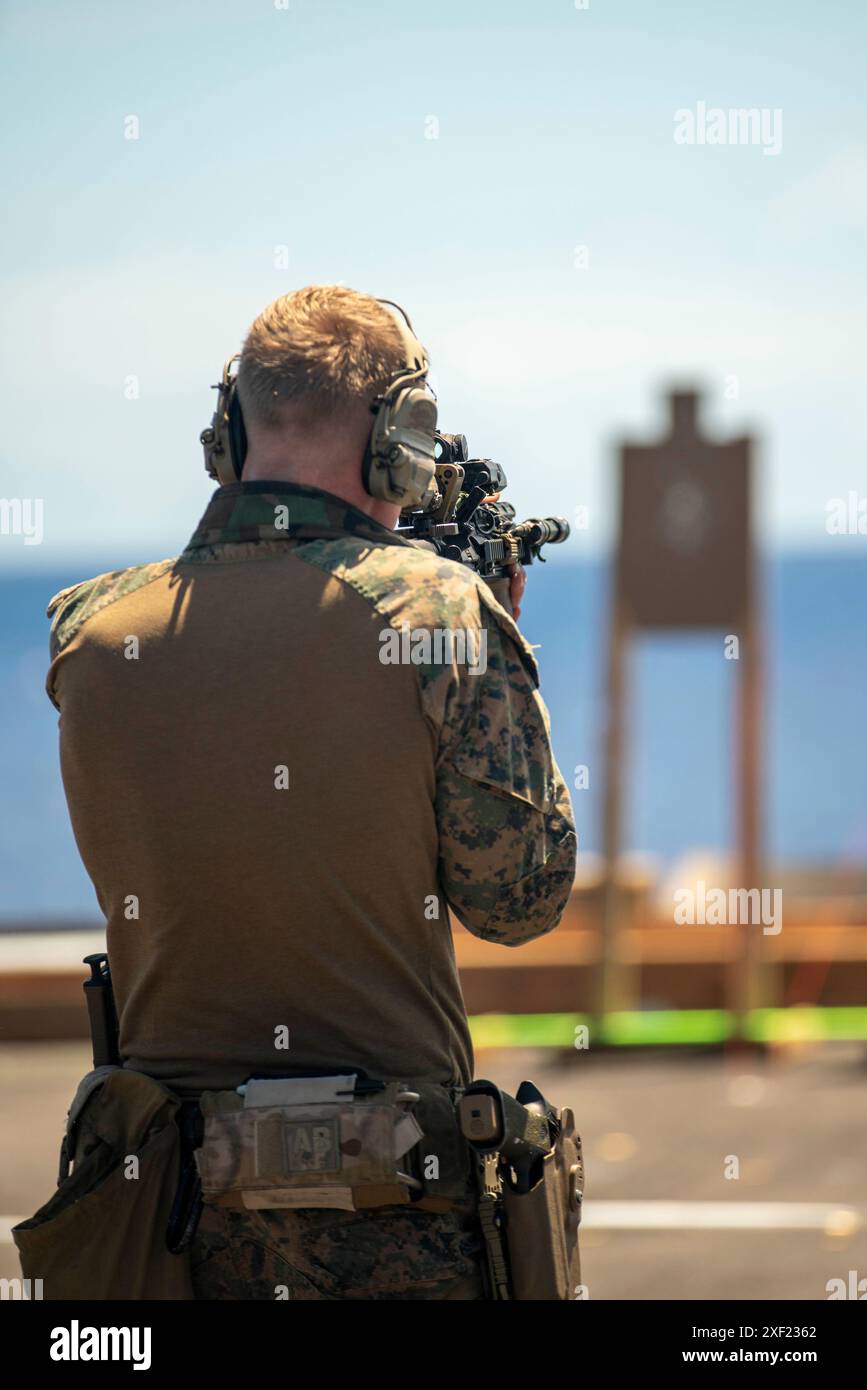 A U.S. Marine assigned to Reconnaissance Company, 15th Marine ...