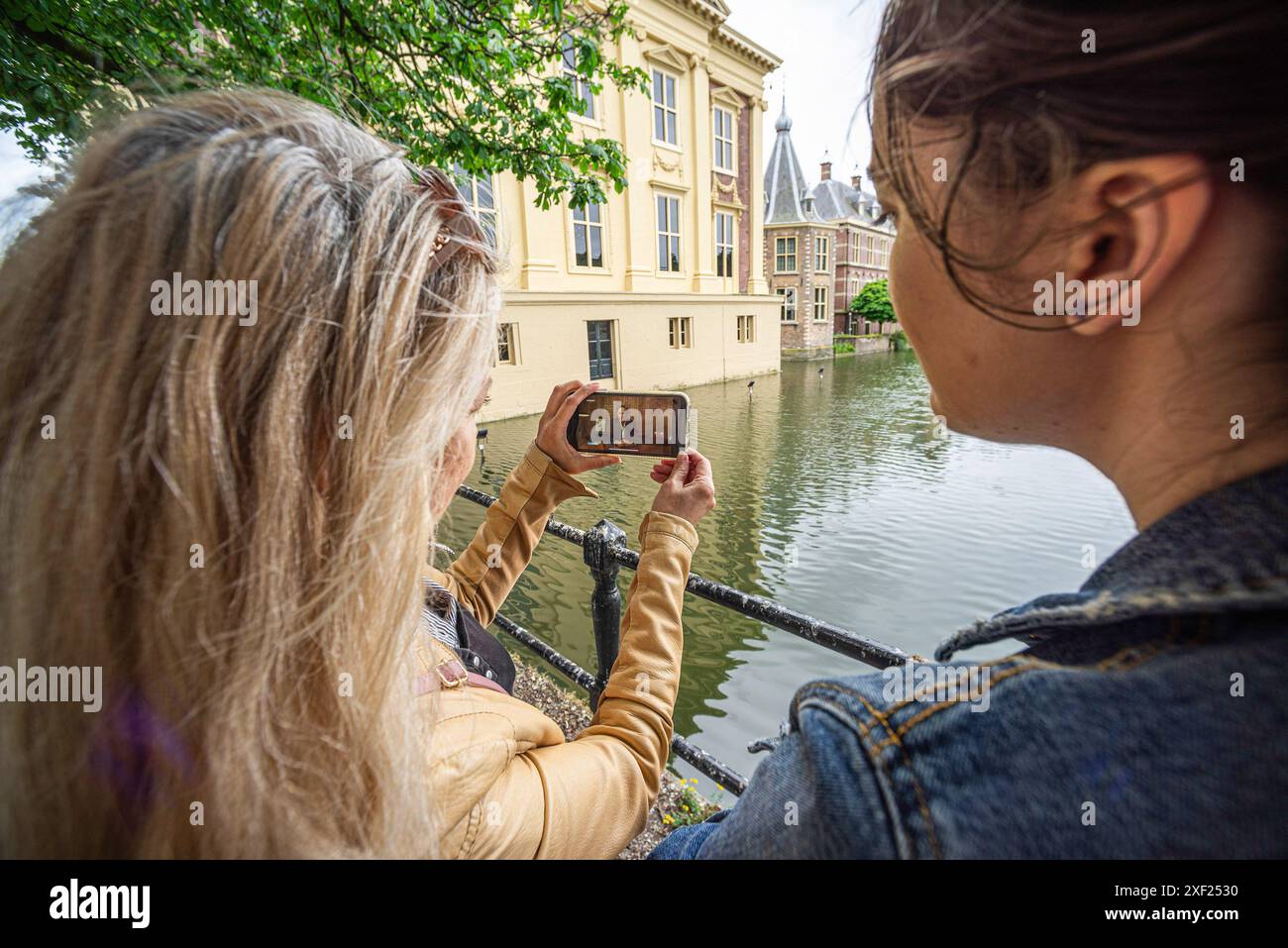 Farewell speech to the nation hi-res stock photography and images - Alamy
