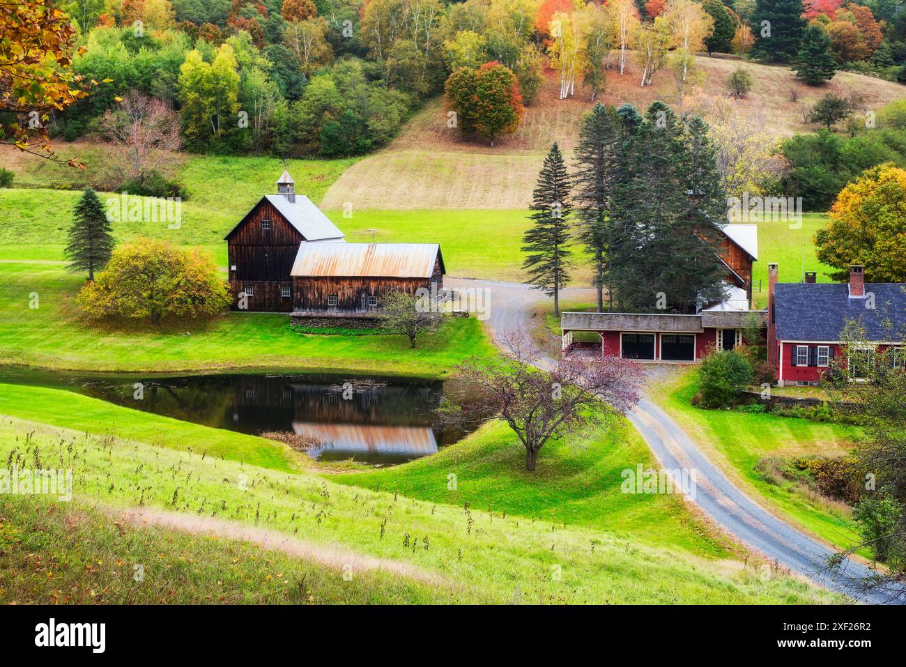 Vermont sleepy hollow farm autumn hi-res stock photography and images ...