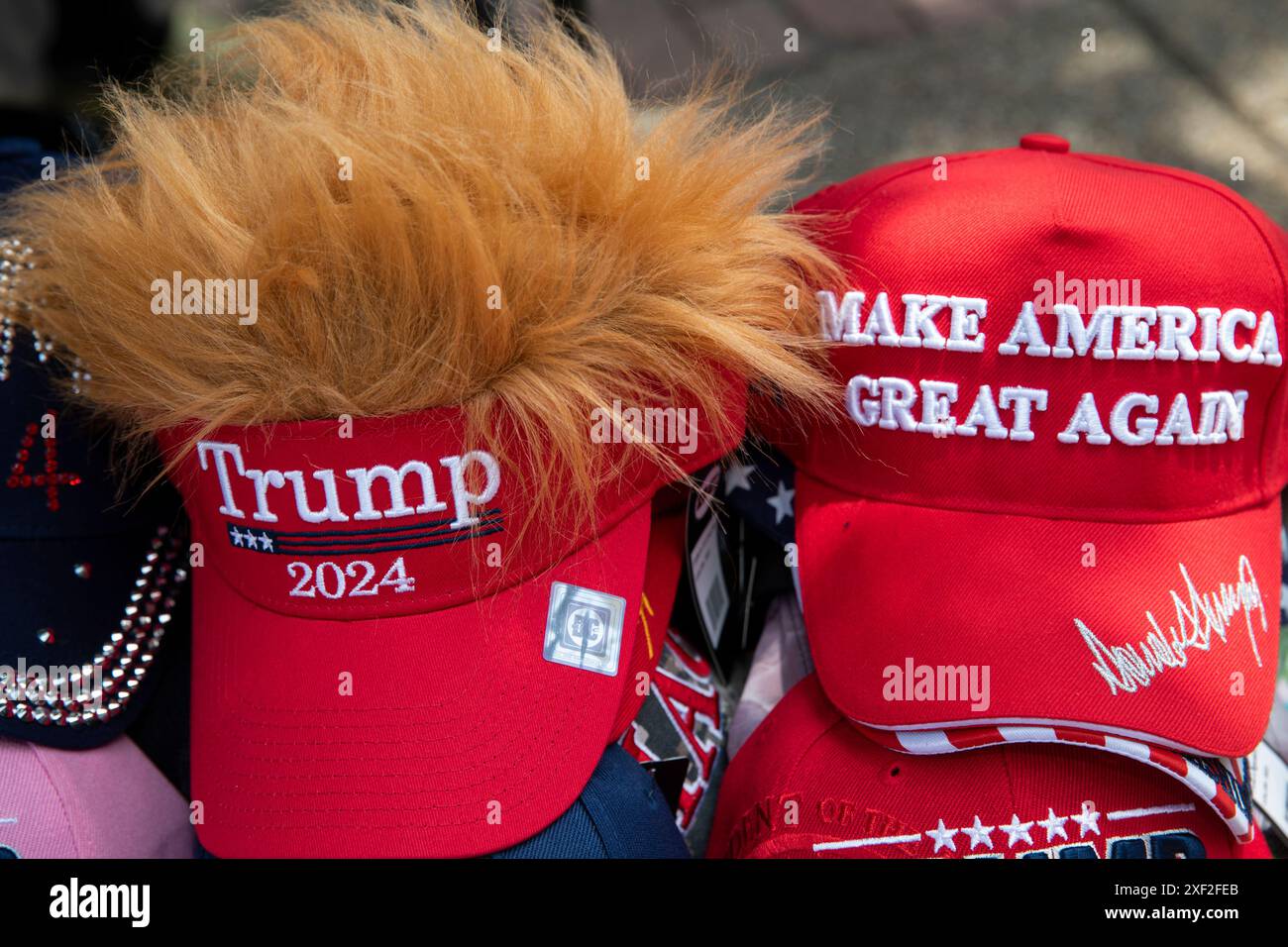 Trump 2024 merchandise hi-res stock photography and images - Alamy