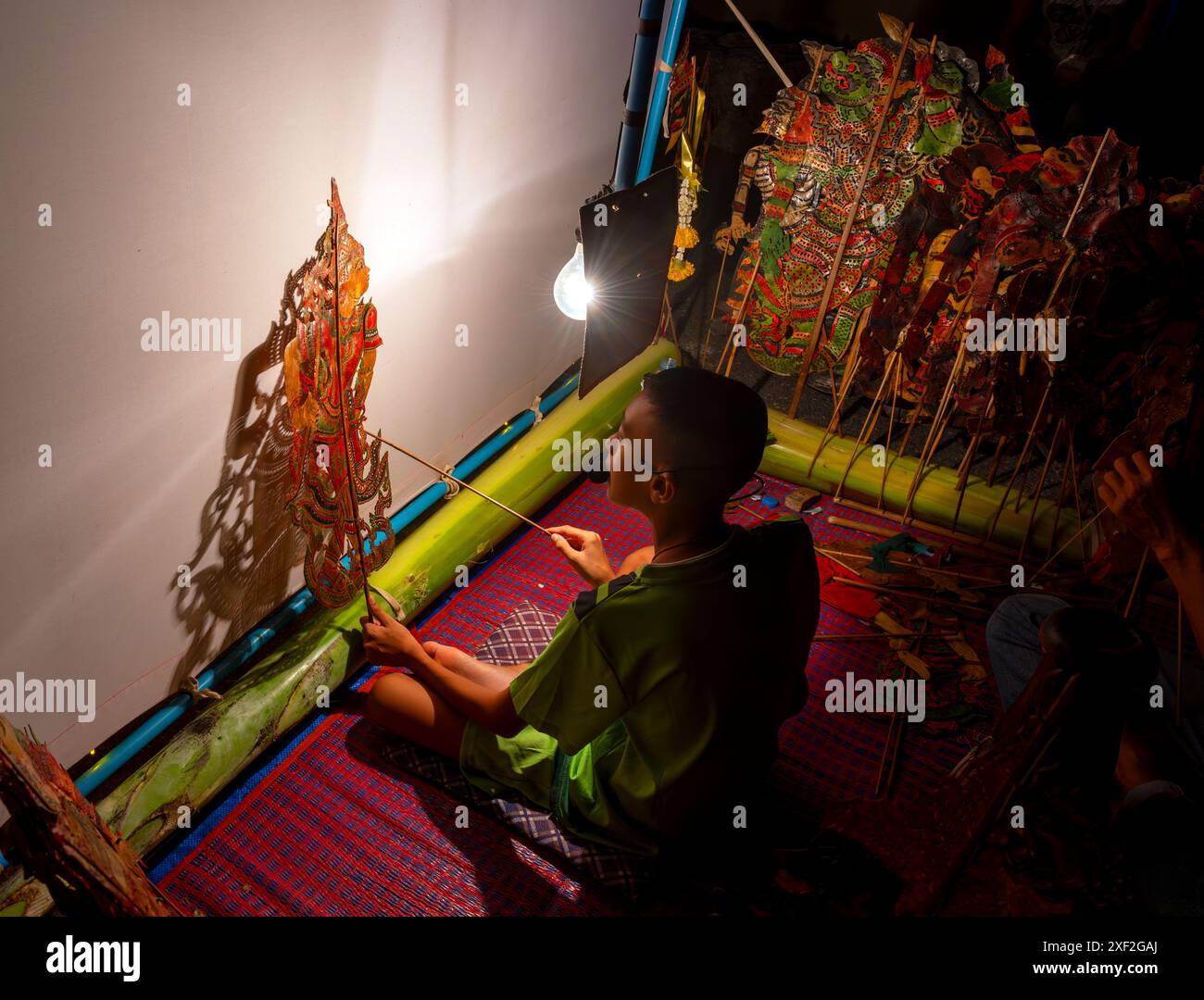 Shadow puppet thailand hi-res stock photography and images - Alamy