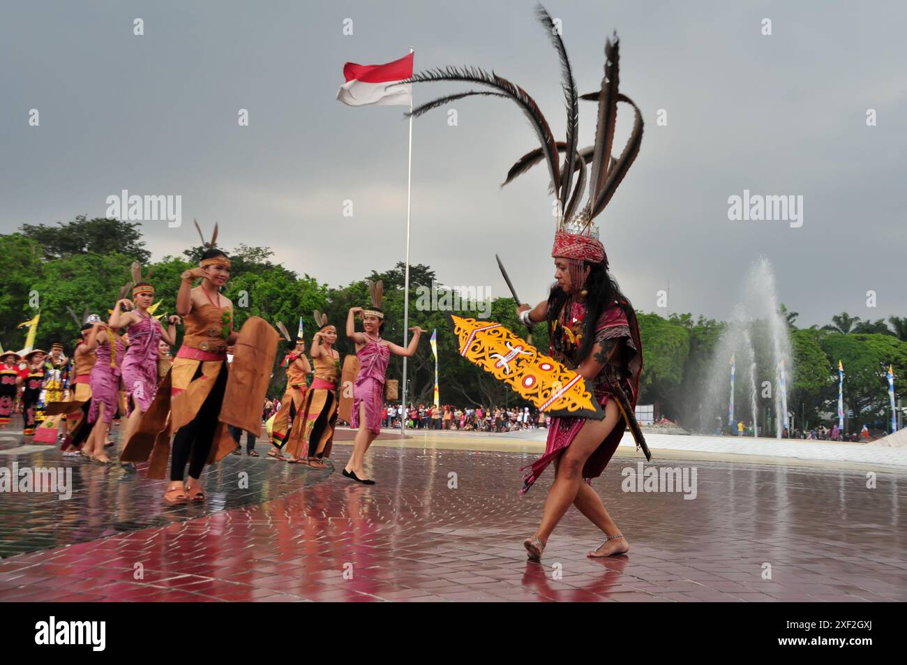 Jakarta, Indonesia - April 19, 2015 : Appearances from various tribes ...