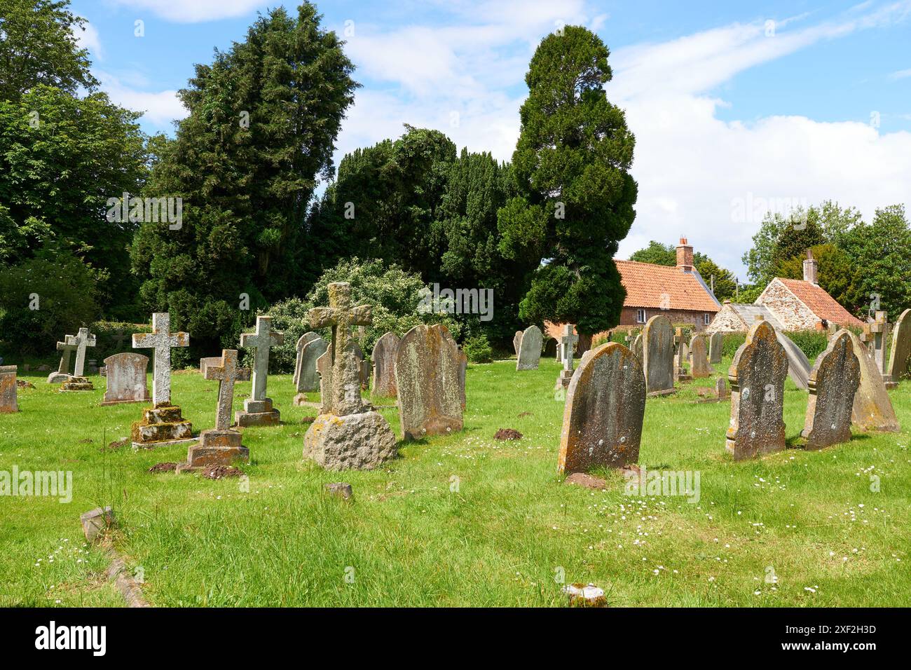 Village cemetery in Old Hunstanton, Norfolk, UK Stock Photo - Alamy