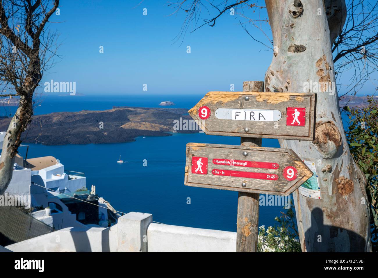 Santorini fira to oia hike hi-res stock photography and images - Alamy