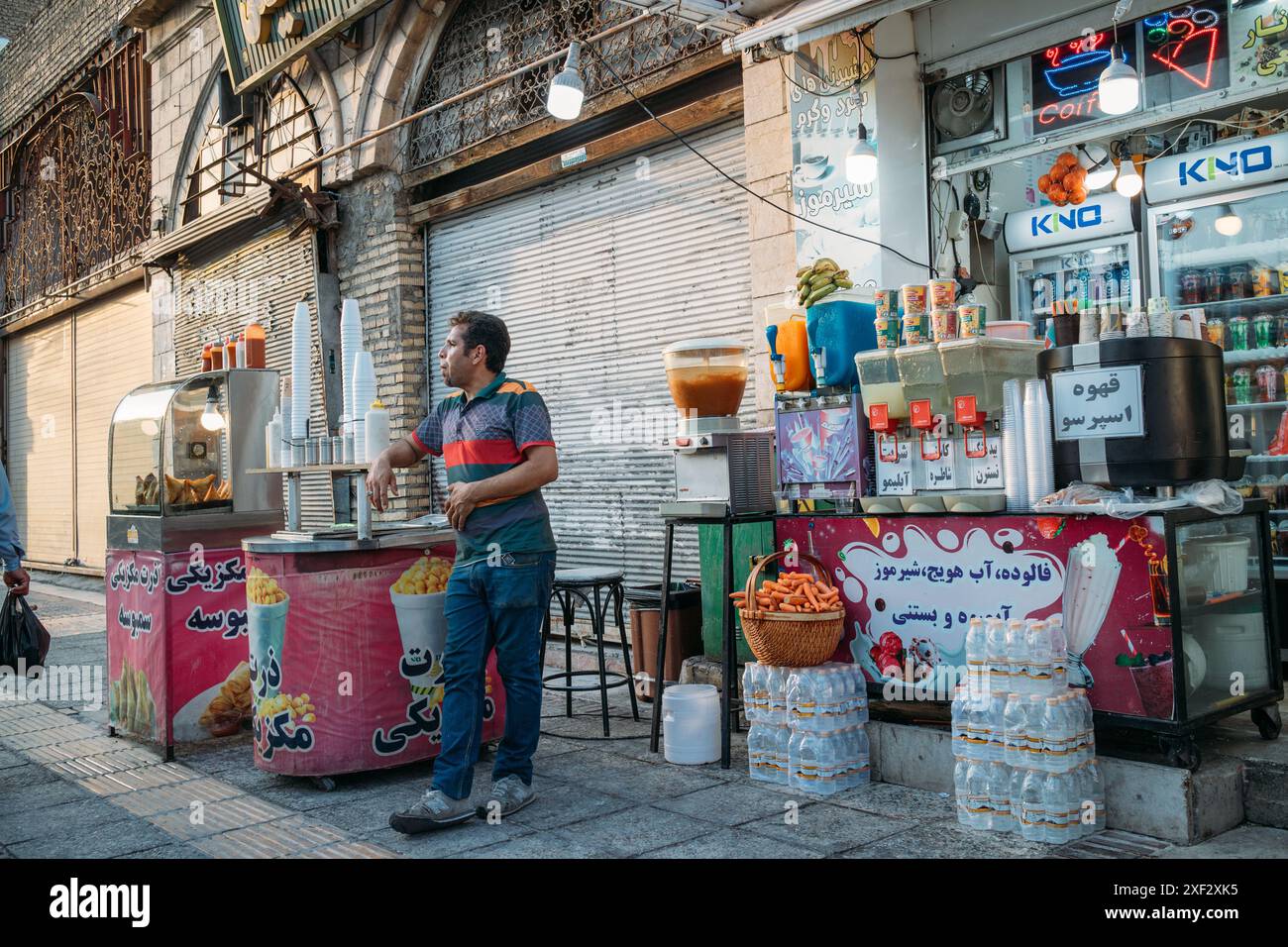 Old school coffee bar hi-res stock photography and images - Alamy