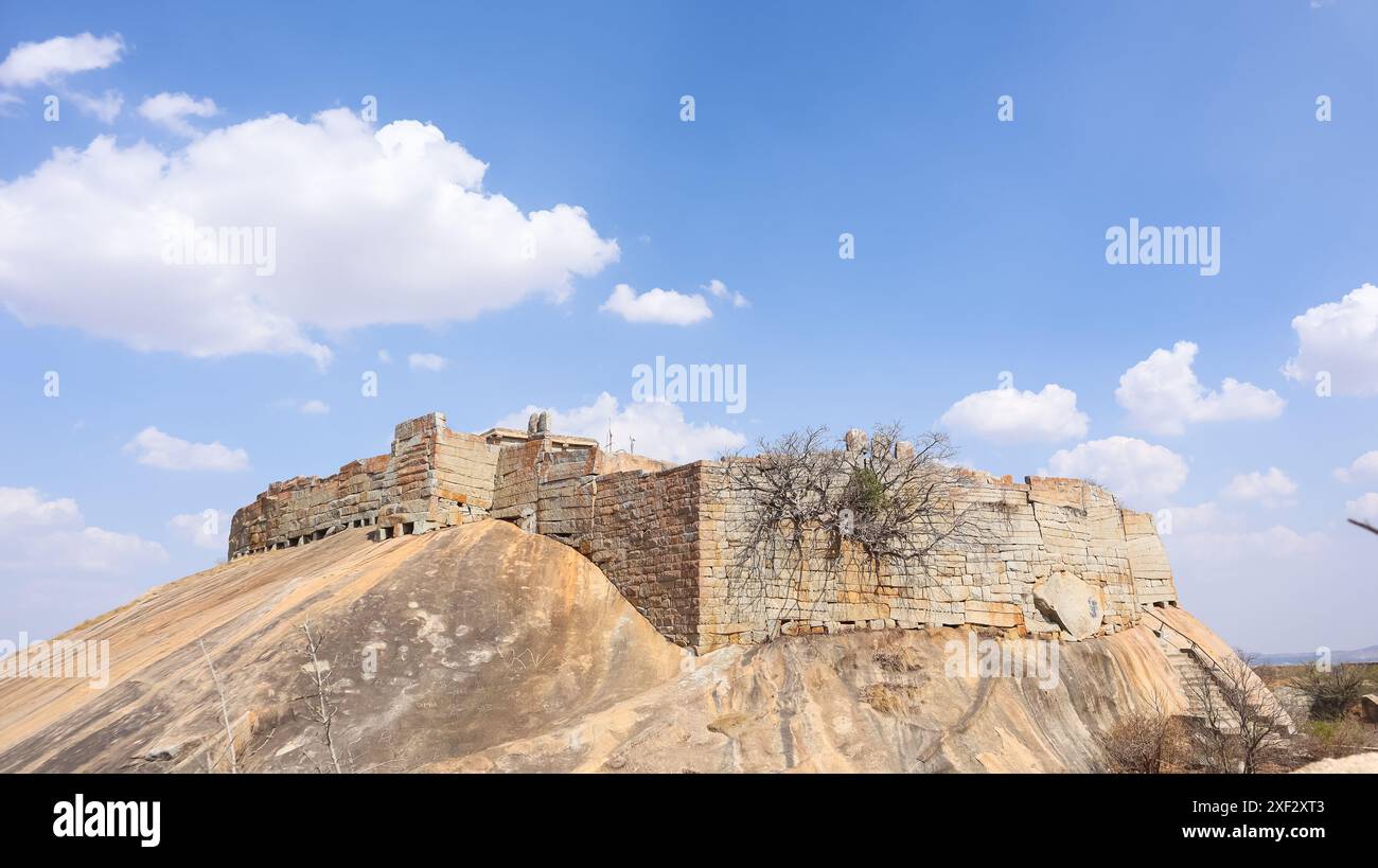 Top ruin fortress of Gudibande Fort, Chikkaballapur, Karnataka, India ...