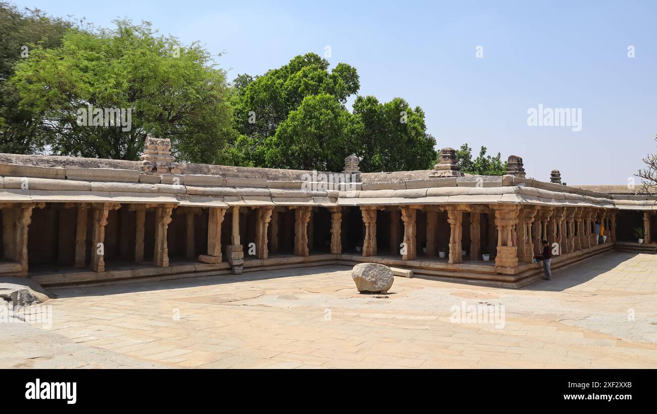 Mandapa of the temple campus, Sri Veerabhadra Swamy Temple Mandapa ...