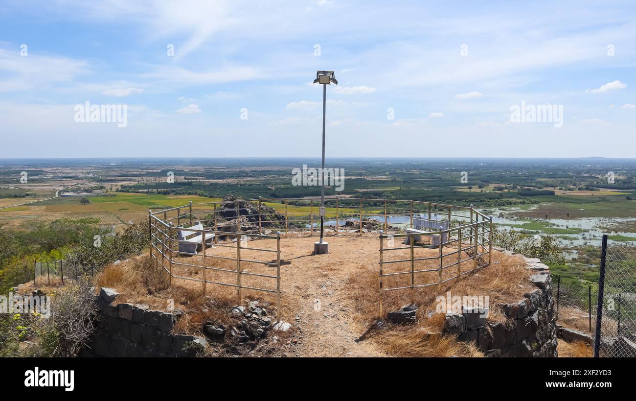 Watch point of Perumukkal Chilan Fort, Perumukkal, Tamil Nadu, India ...