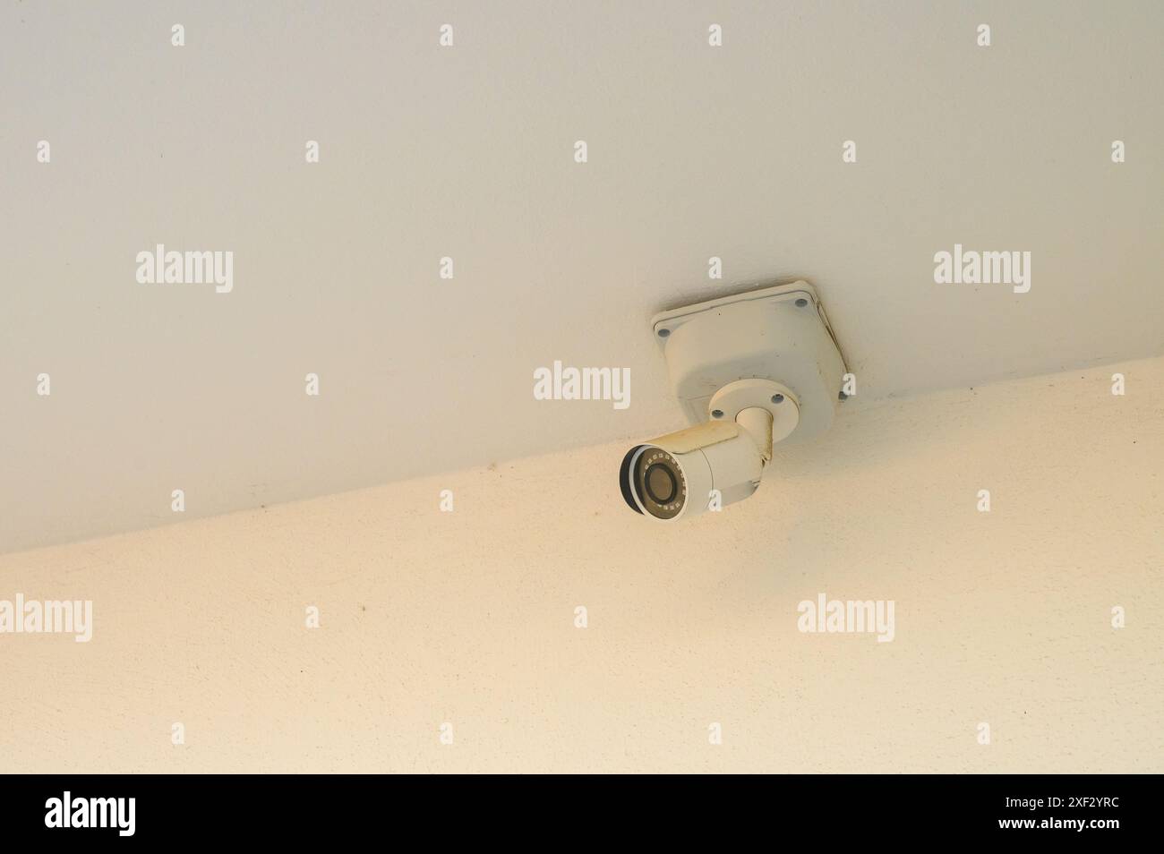 Fitting a cctv camera hi-res stock photography and images - Alamy