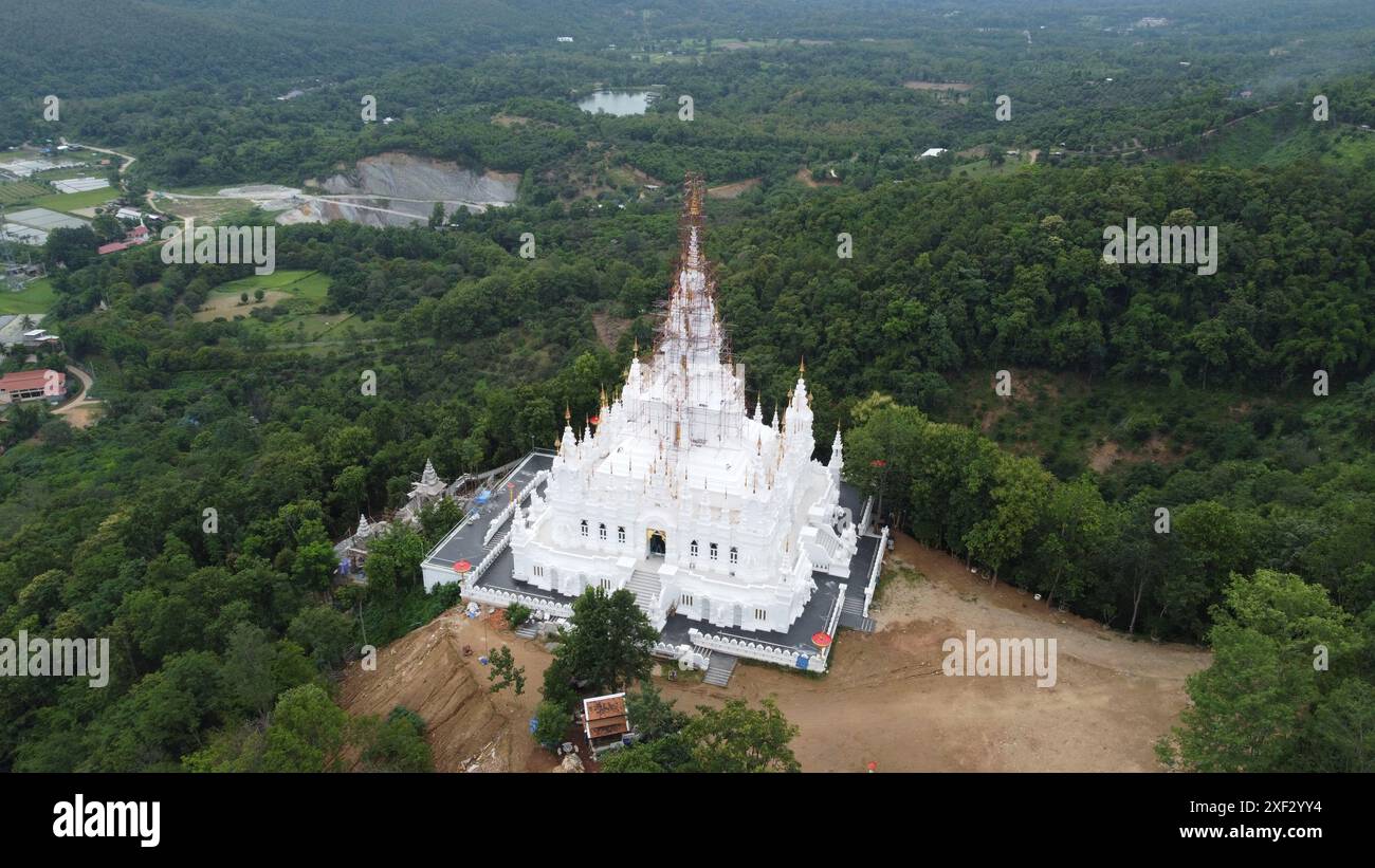 Beautiful temples in chiang mai hi-res stock photography and images - Alamy
