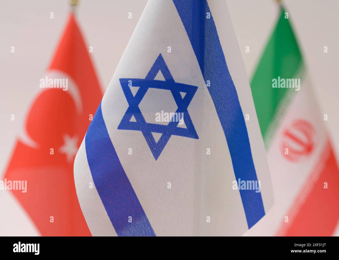 Die Fahnen / Flaggen von Tuerkei Türkei , Israel und Iran , 12.06.2024 ...