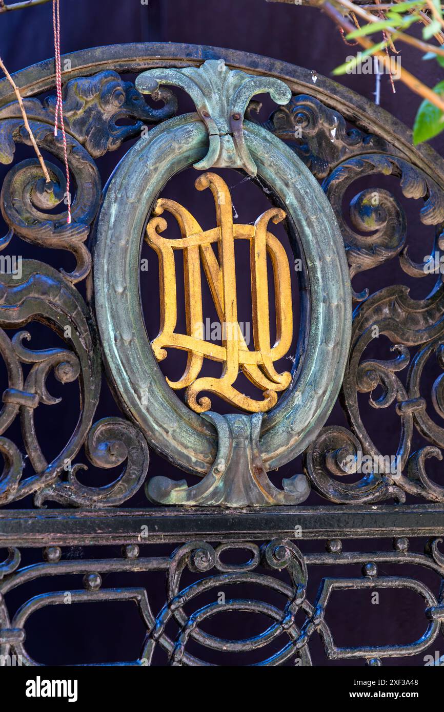 Ndl font hi-res stock photography and images - Alamy