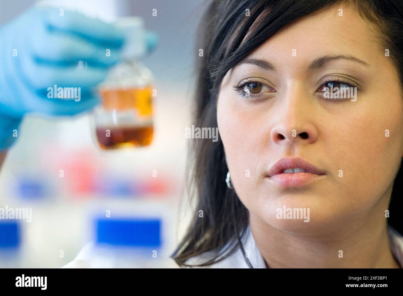 Researcher, biopharmaceutical lab, development of new therapeutic ...