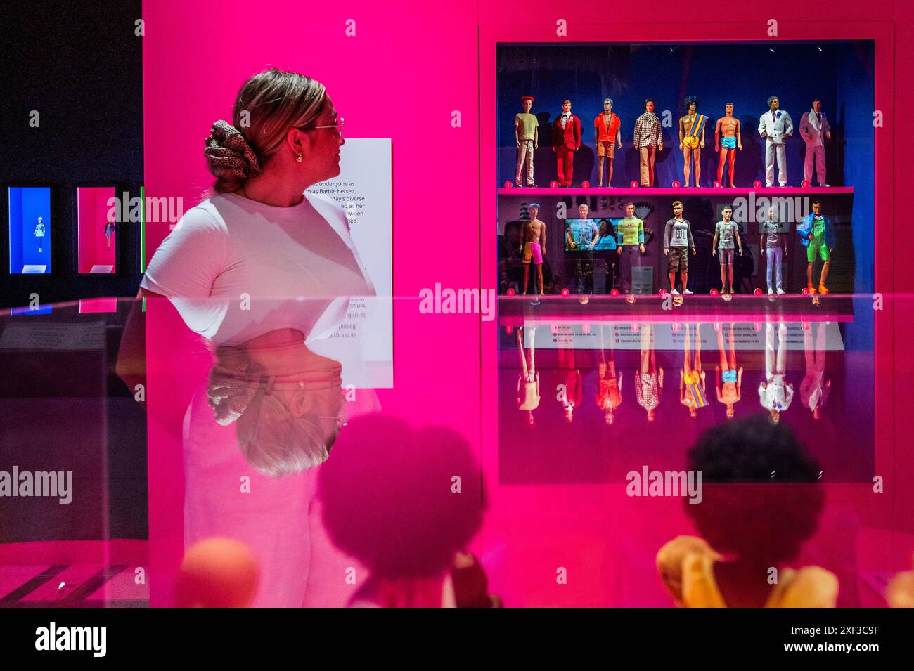 180 dolls hi-res stock photography and images - Alamy