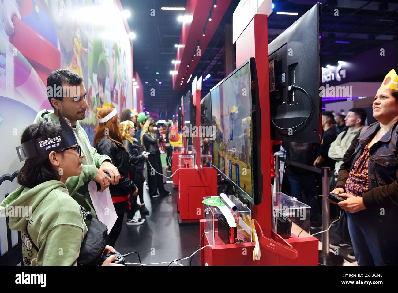 American cologne game show hi-res stock photography and images - Alamy