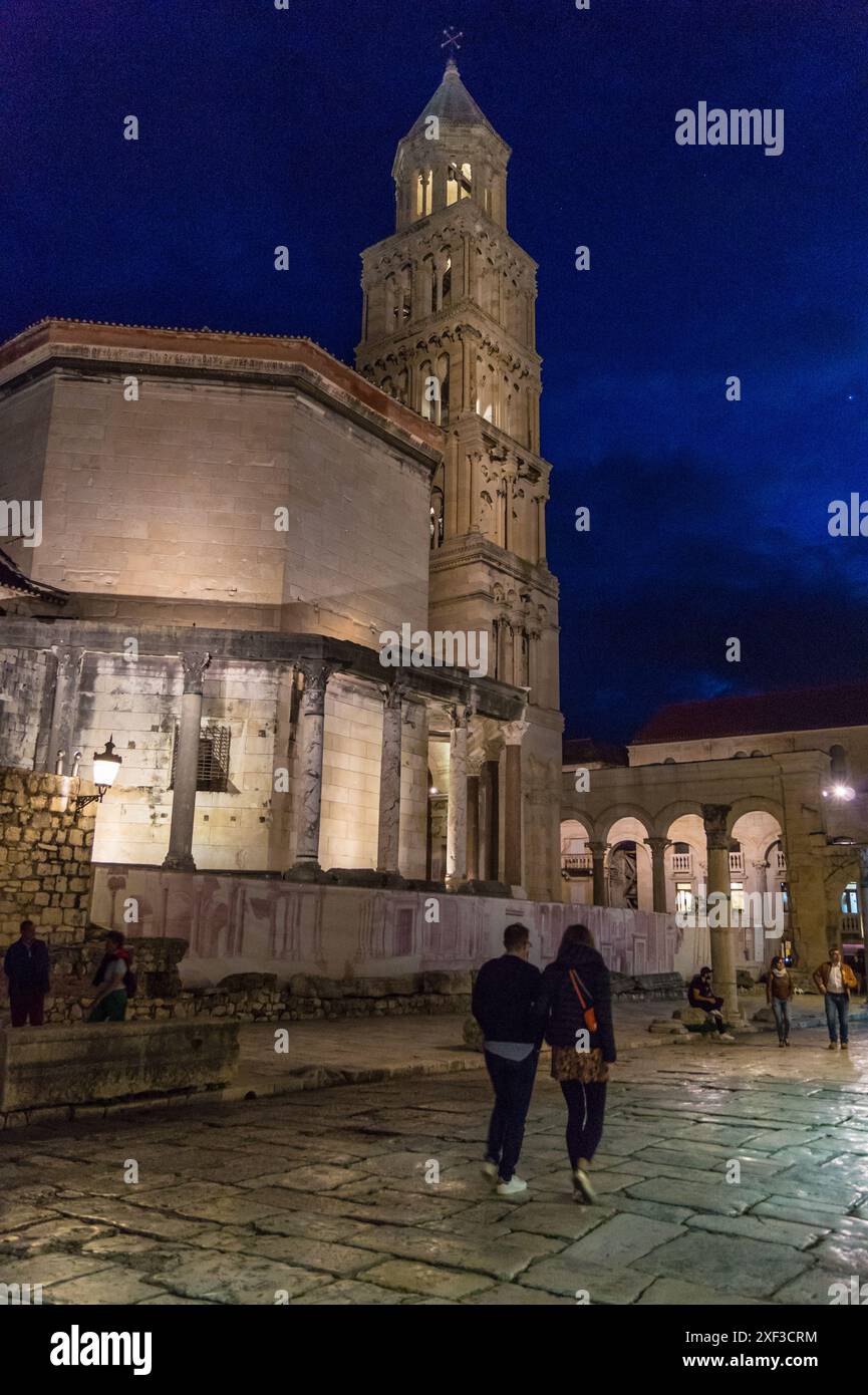 Cathedral of St. Domnius at night, Diocletian's palace, Split, Croatia ...