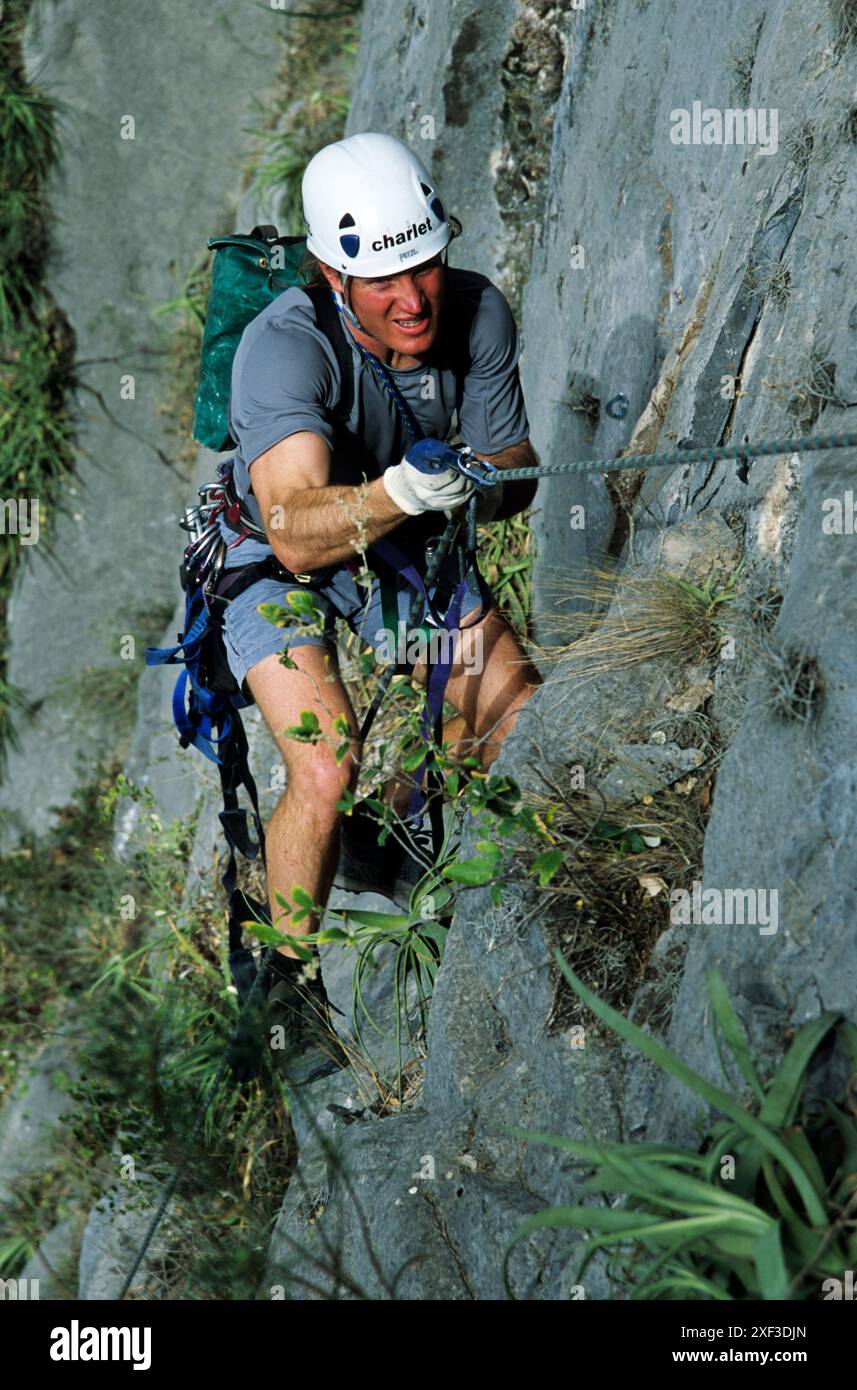 Jugging rope hi-res stock photography and images - Alamy