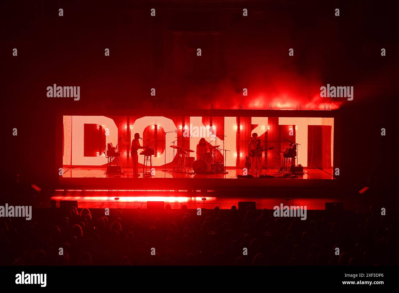LONDON, ENGLAND - MAY 30: Jean-Benoît Dunckel and Nicolas Godin of ’AIR ...