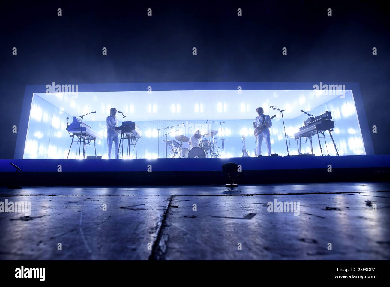 LONDON, ENGLAND - MAY 30: Jean-Benoît Dunckel and Nicolas Godin of ’AIR ...