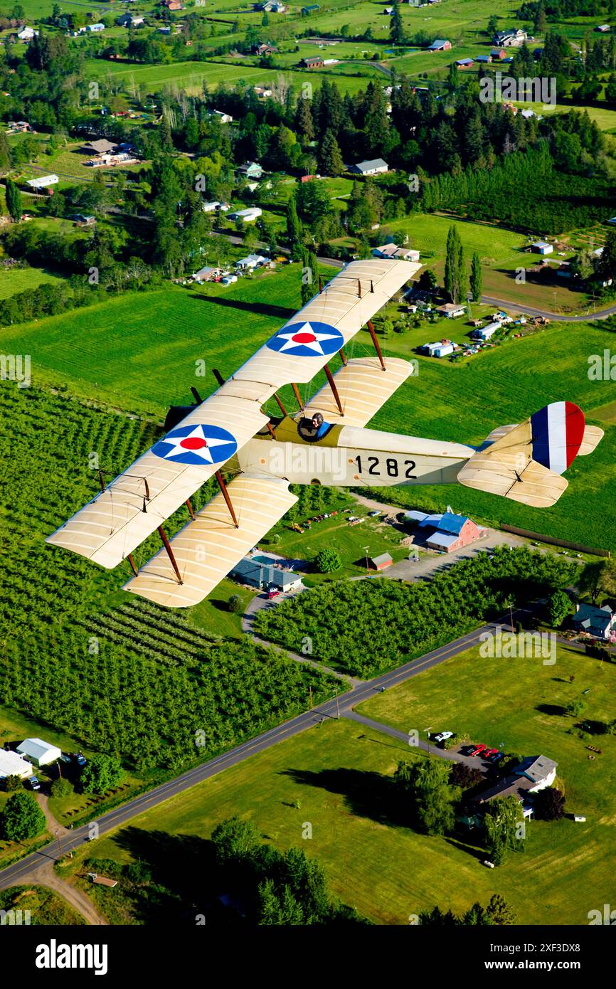 Curtiss Jenny flying over Hood River Valley, Oregon Stock Photo - Alamy