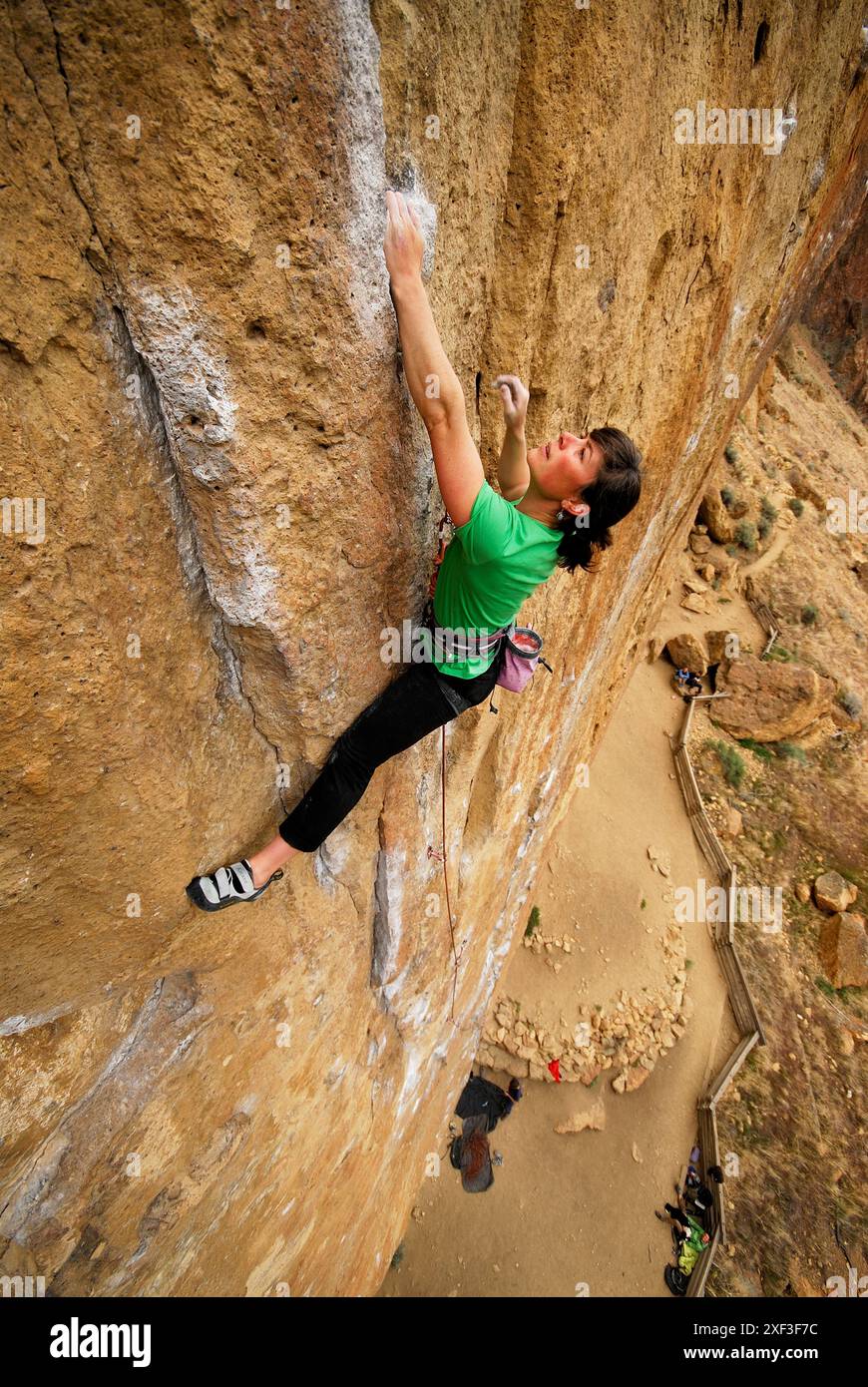 Rock climbing in Smith Rock State Park, Oregon, USA Stock Photo - Alamy