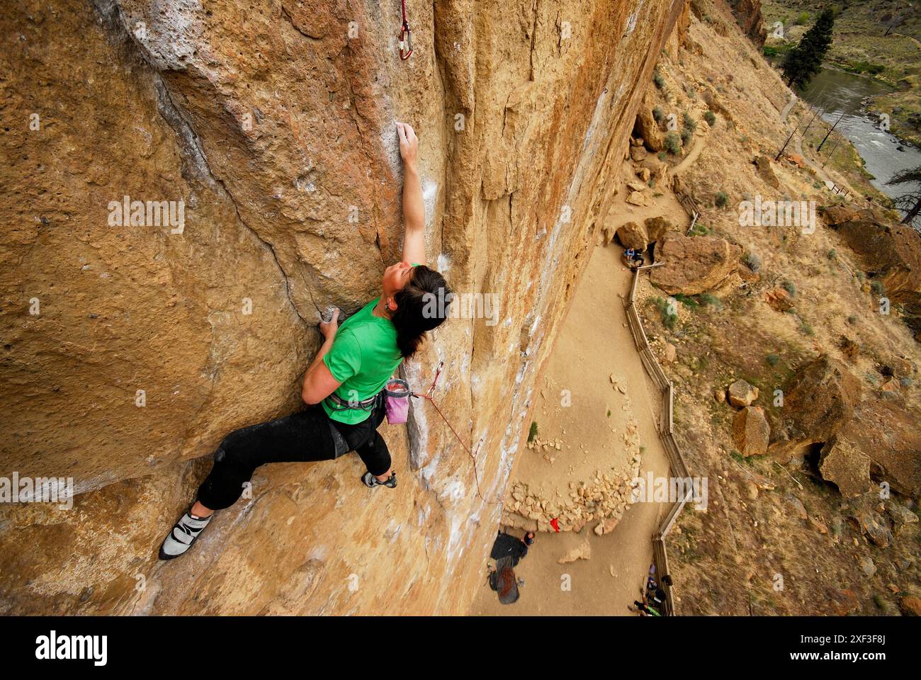 Rock climbing in Smith Rock State Park, Oregon, USA Stock Photo - Alamy