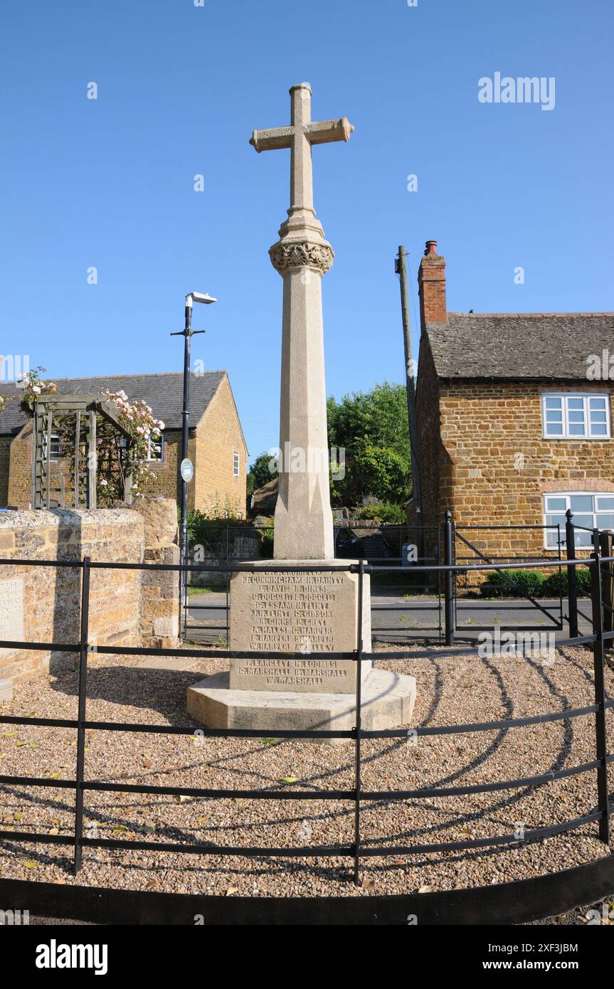 War Memorial, Rushton, Northamptonshire Stock Photo - Alamy