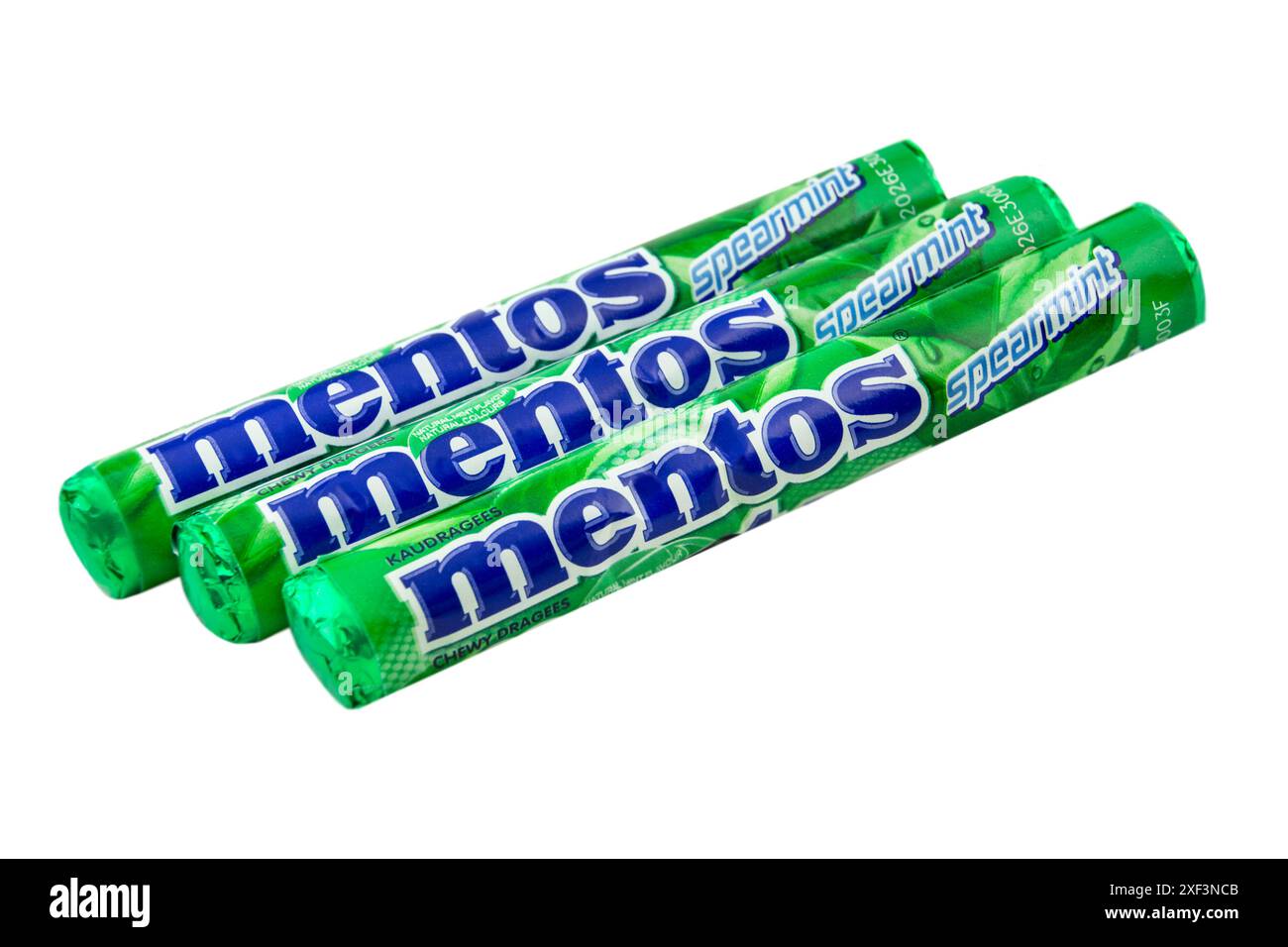 3 Rollen Mentos Kaudragees Spearmint und Hintergrund weiss Stock Photo ...