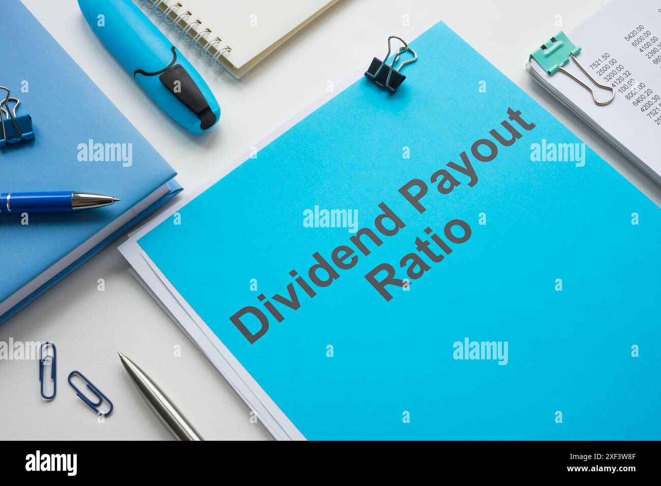 Dividend payout hi-res stock photography and images - Alamy