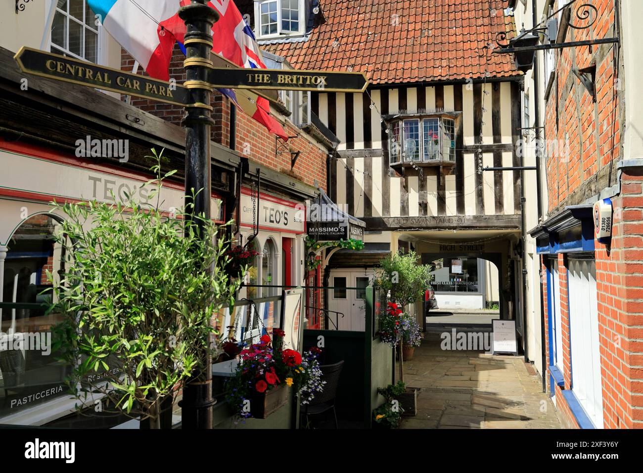 Old Swan Yard, Devizes, Wiltshire Stock Photo - Alamy