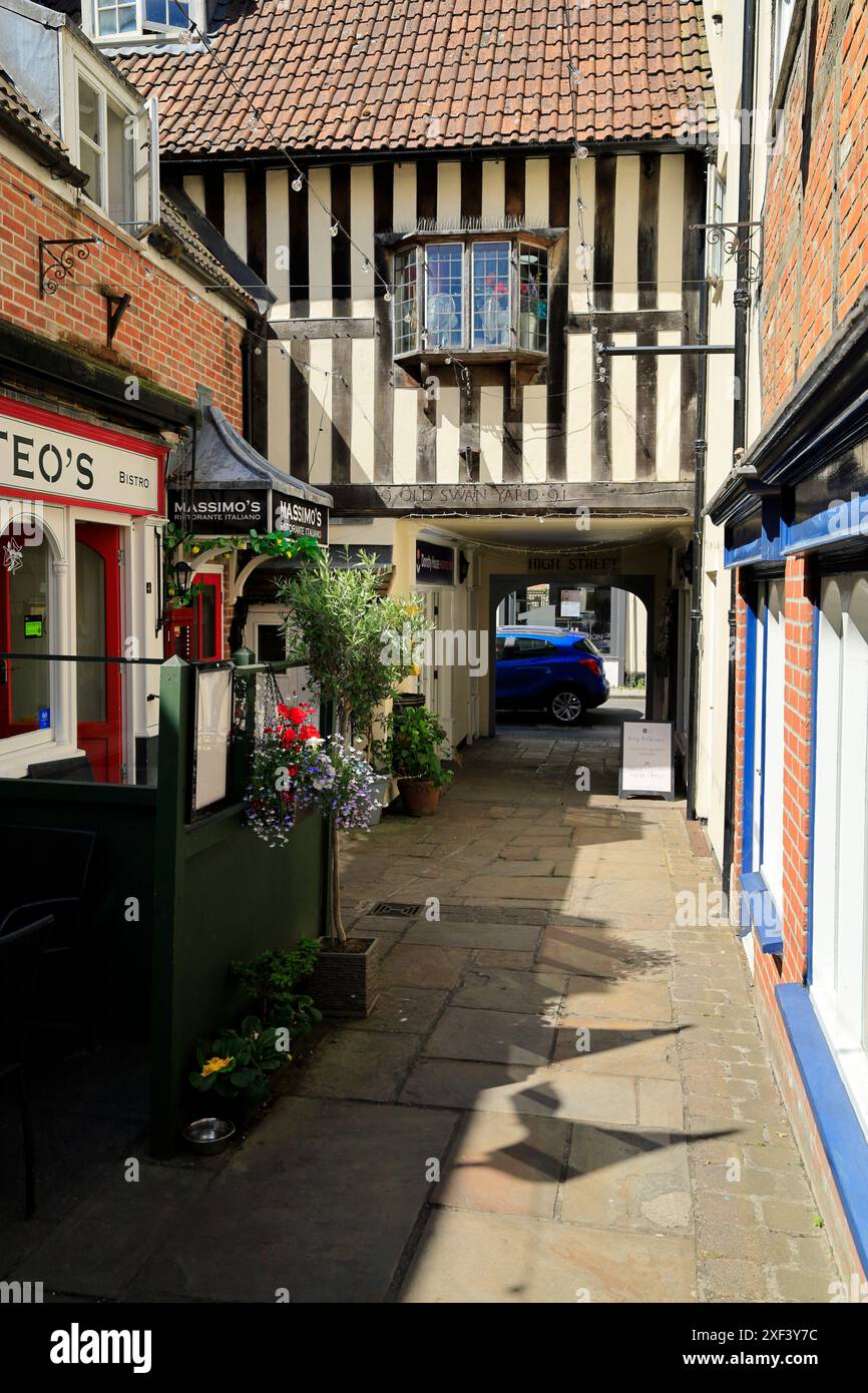 Old Swan Yard, Devizes, Wiltshire Stock Photo - Alamy