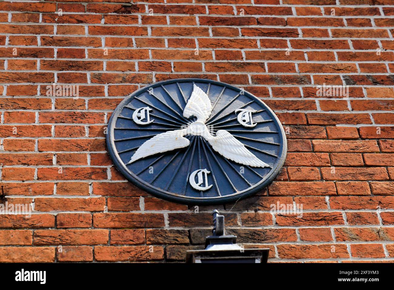 CTC Winged Wheel, Castle Hotel, Devizes, Wiltshire Stock Photo - Alamy